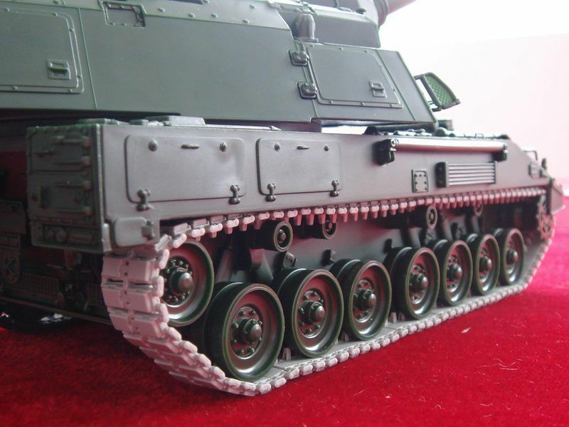 1/35 PZH2000 SPG Workable Track Link Set