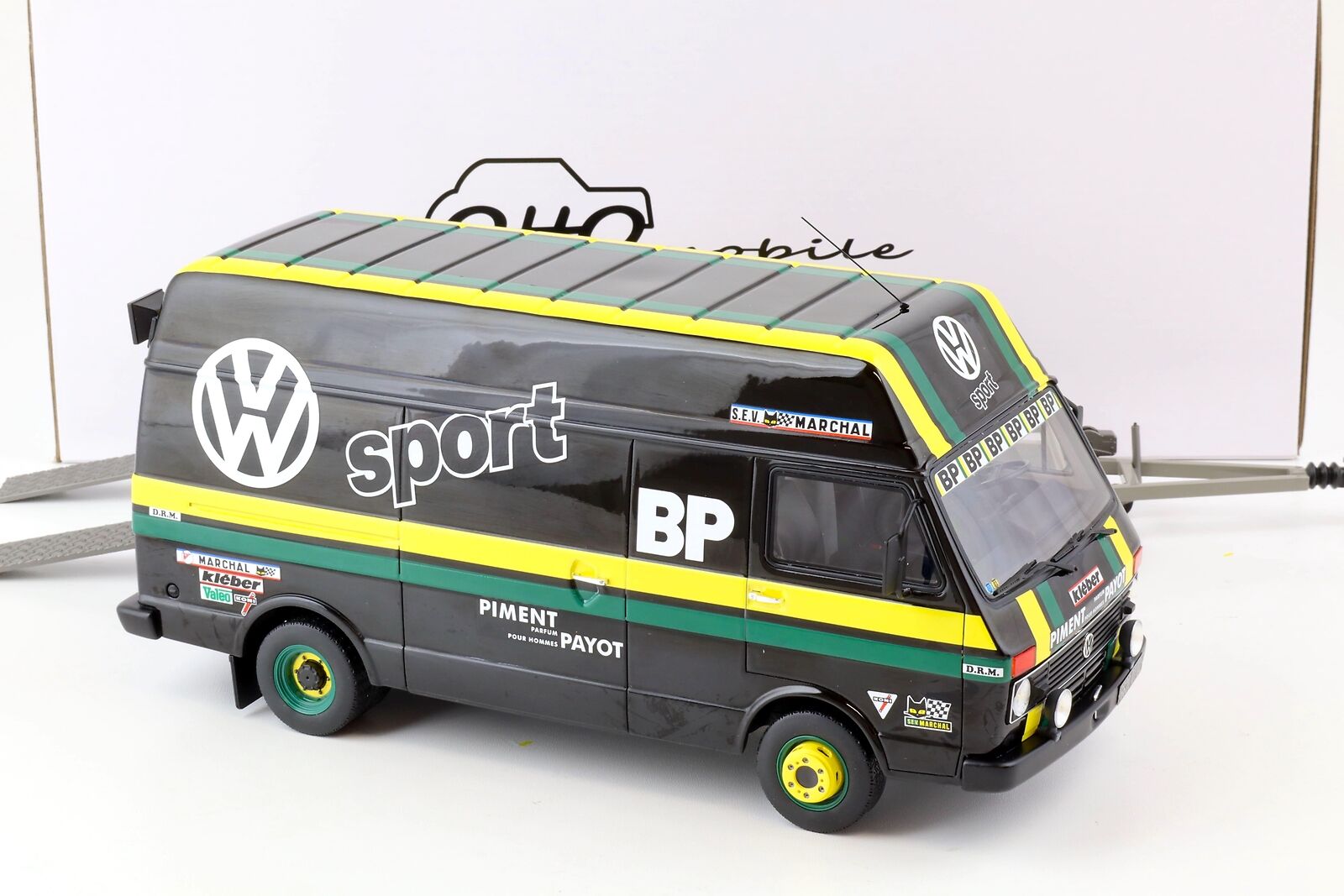 Масштабная модель Volkswagen LT35 с прицепом и Volkswagen Golf GTI 1 Gr.2