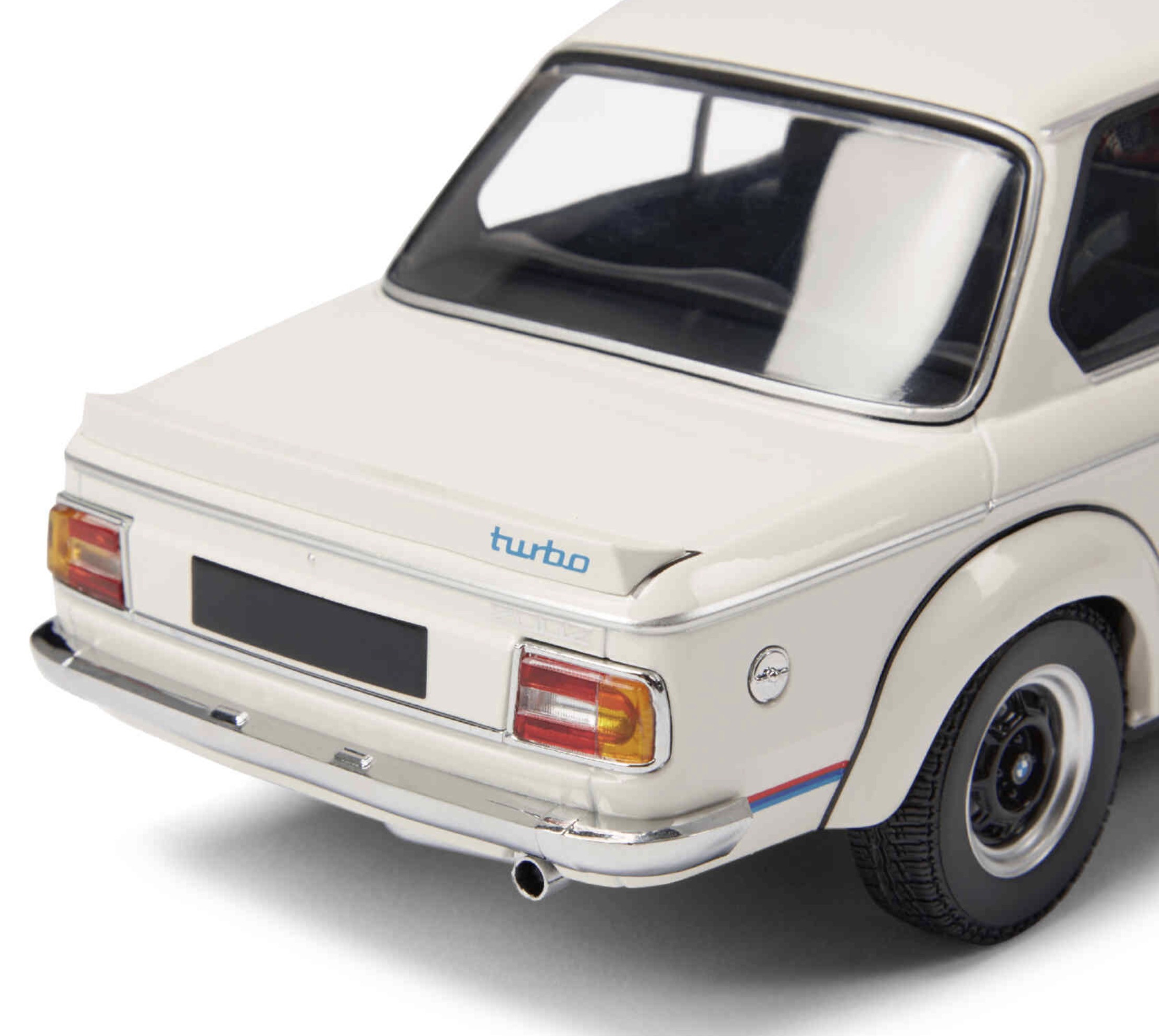 Масштабная модель BMW 2002 Turbo белый