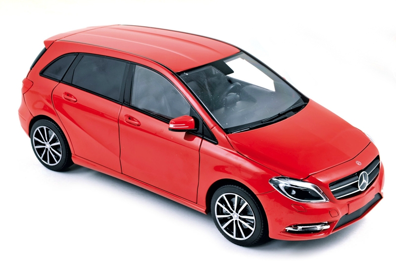 Масштабная модель Mercedes-Benz B180 W246 2011 Red лучшая цена!