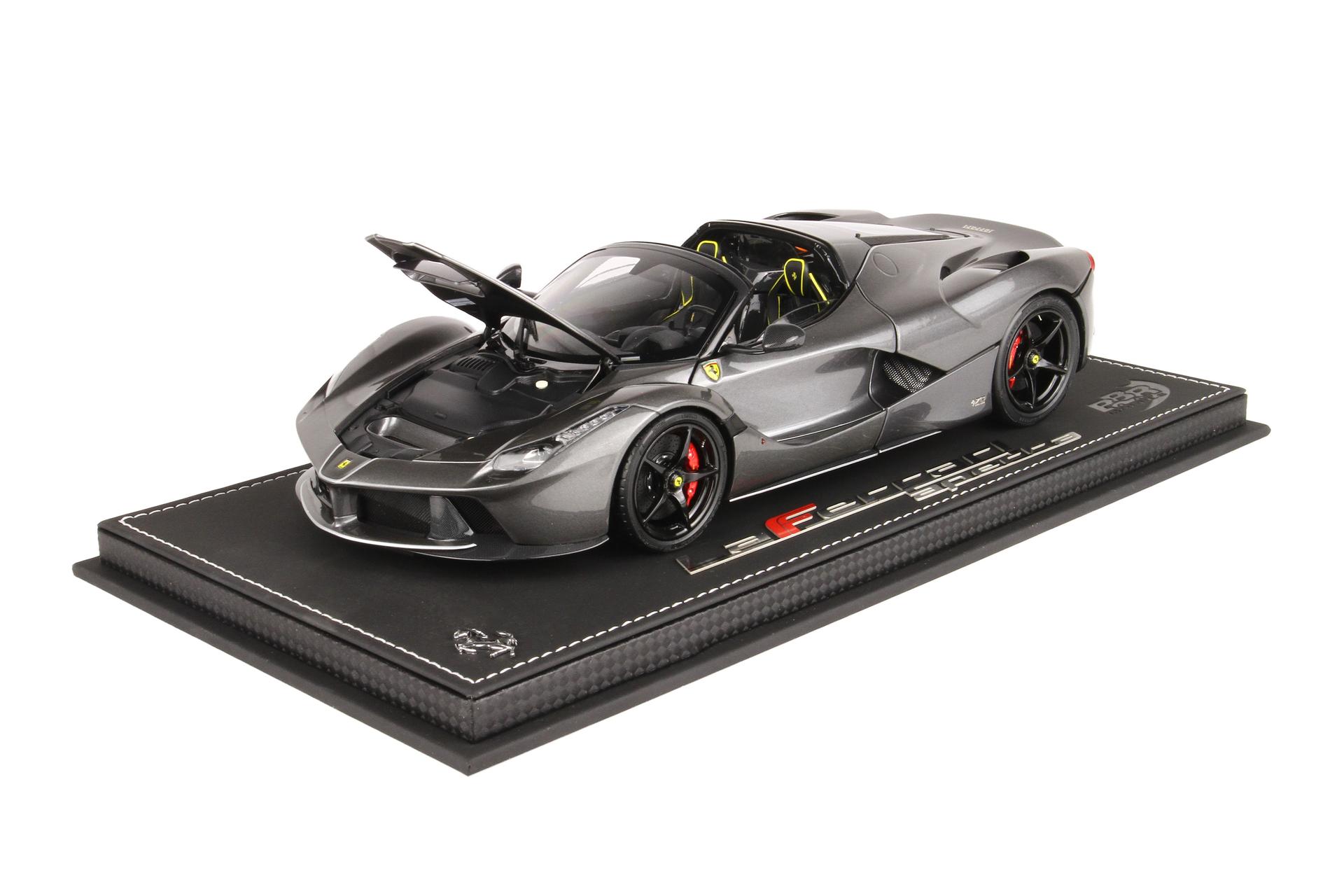 Масштабная модель Ferrari LaFerrari Aperta черный