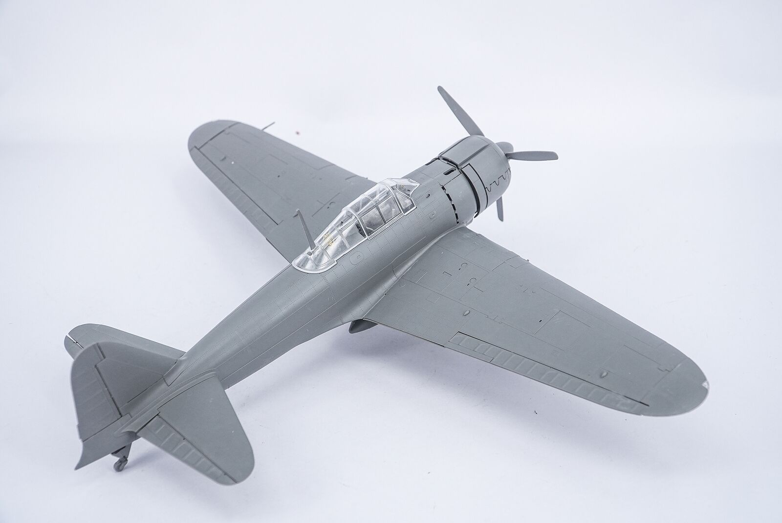 Сборная модель A6M2 Zero Fighter w/Interior of the Engine and Weapons